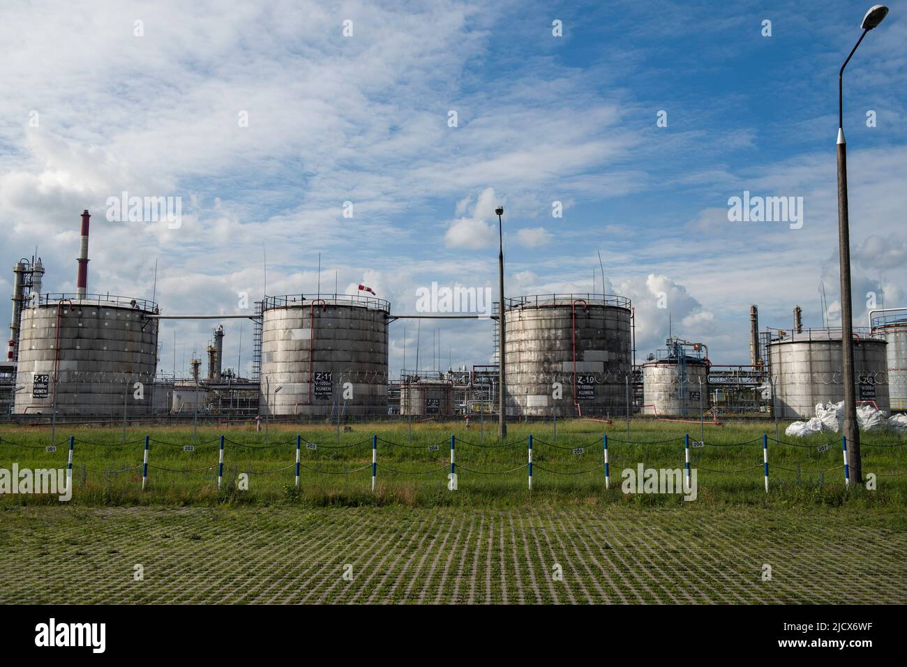 Pkn orlen refinery hi-res stock photography and images - Alamy
