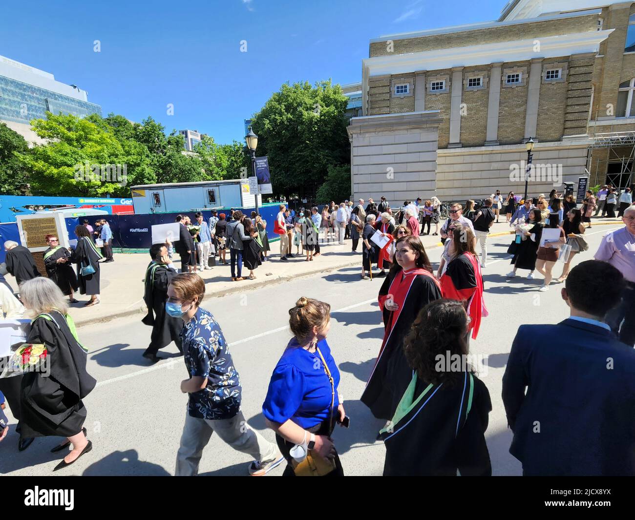 Toronto university campus convocation hi-res stock photography and ...