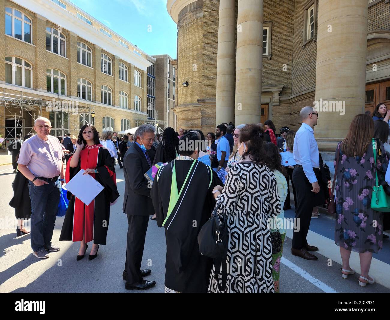 Toronto university campus convocation hi-res stock photography and ...