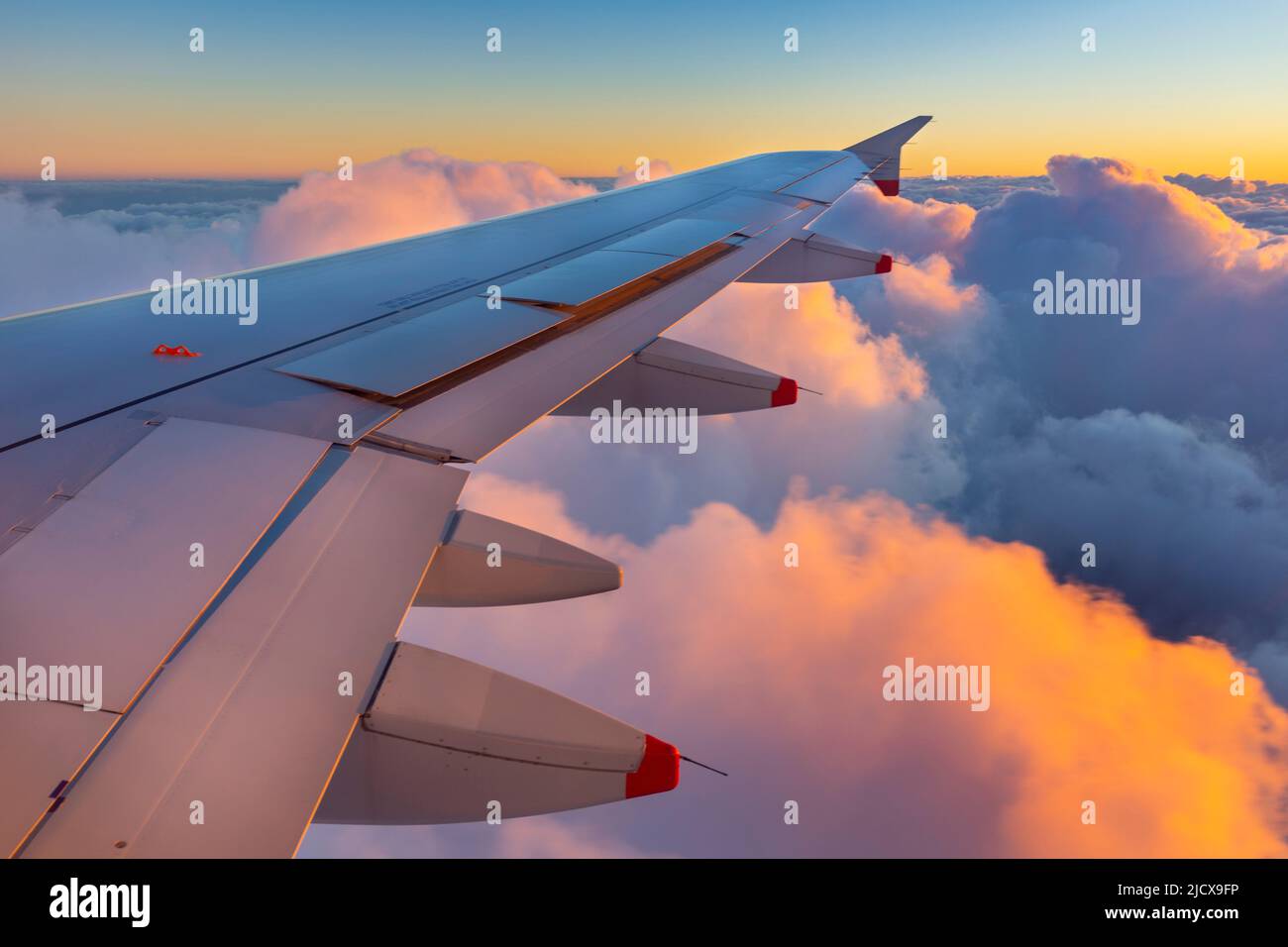 Airplane wing image hi-res stock photography and images - Alamy