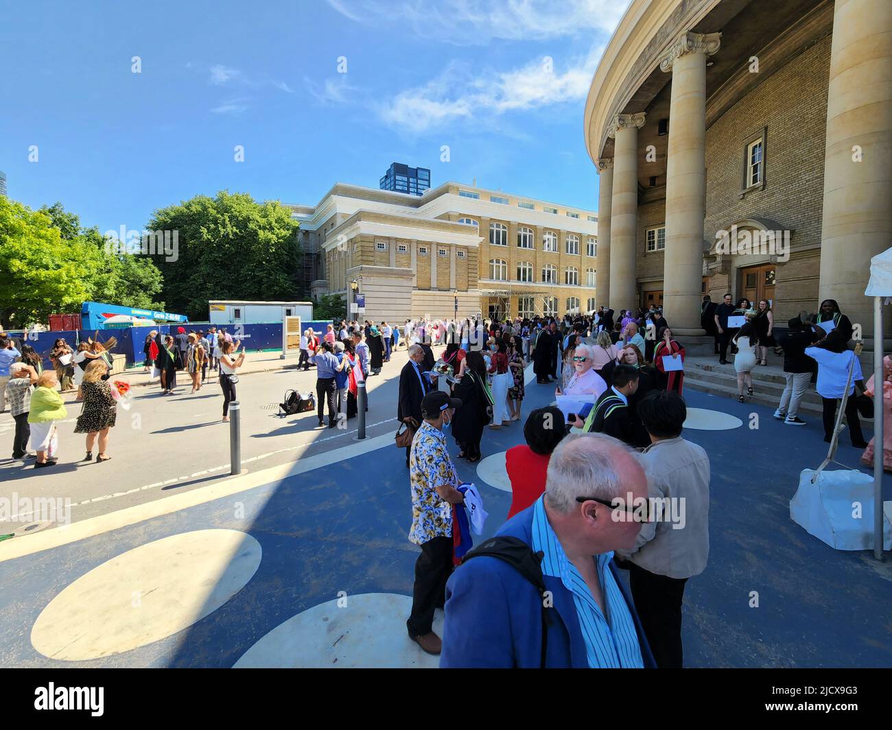 Toronto university campus convocation hi-res stock photography and ...