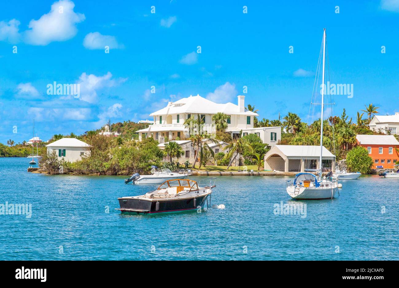 Traditional bermuda roofs hi-res stock photography and images - Alamy