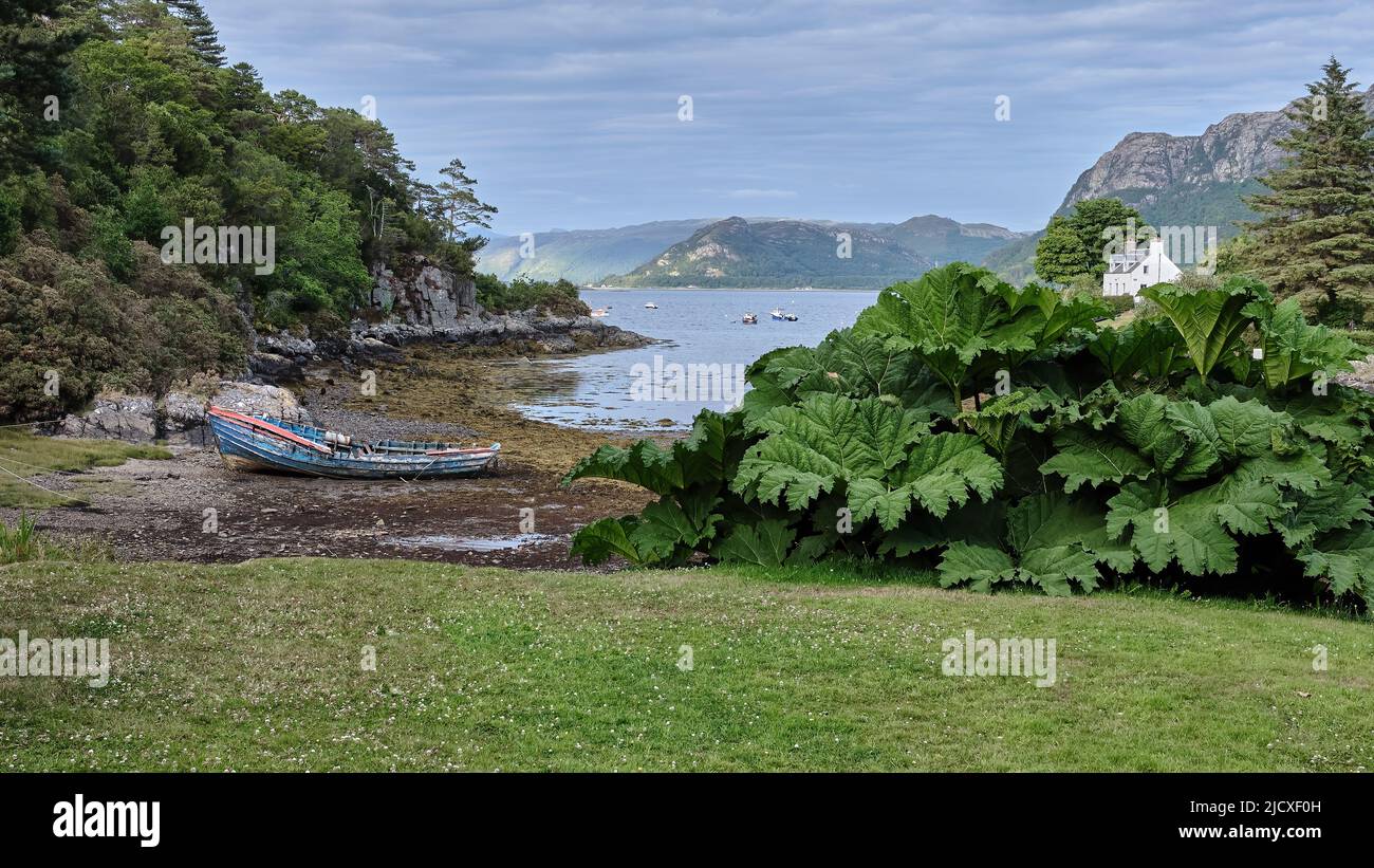 Plockton beach hi-res stock photography and images - Alamy