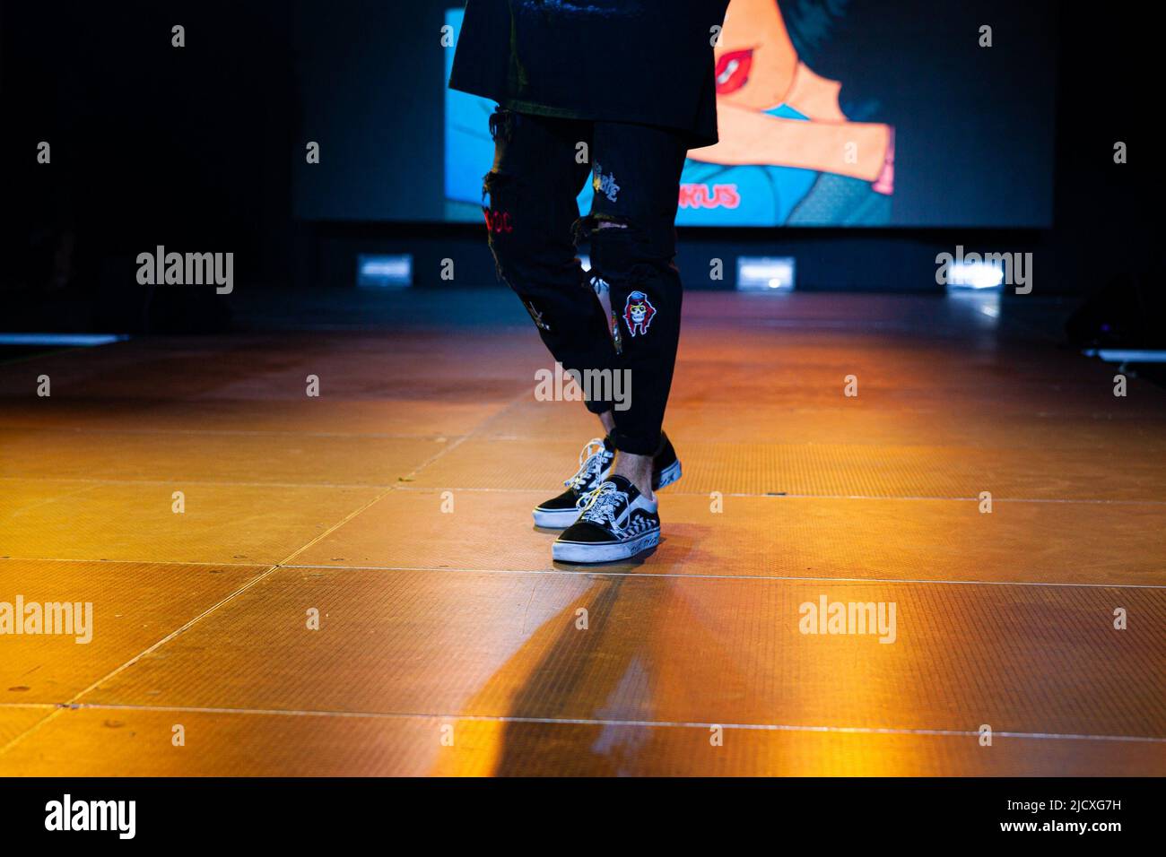 Contemporary actor performance stage hi-res stock photography and ...