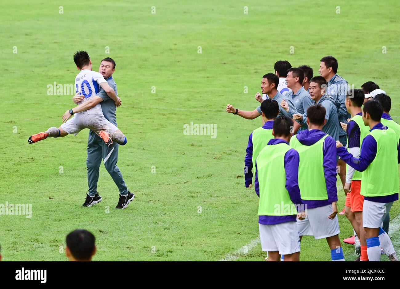 Meizhou, China's Guangdong Province. 16th June, 2022. Wang Qiuming (1st ...