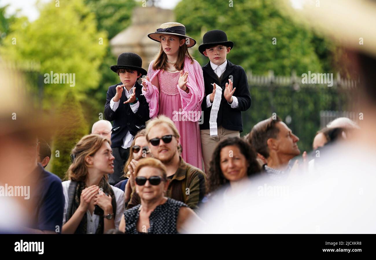 RETRANSMITTING CORRECTING DATE Bronyn Boyd (11) with her brothers ...