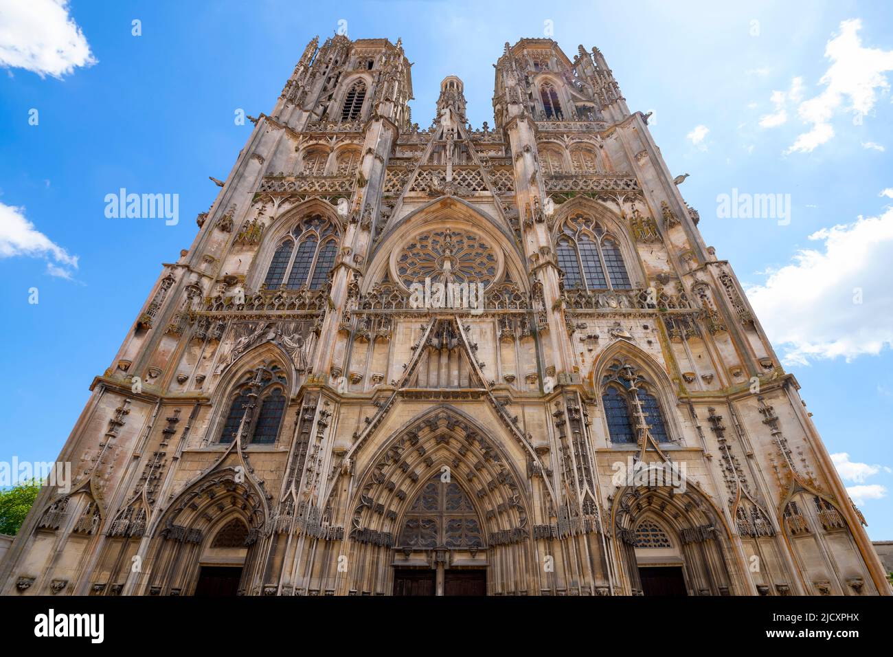 French late gothic flamboyant style hi-res stock photography and images ...