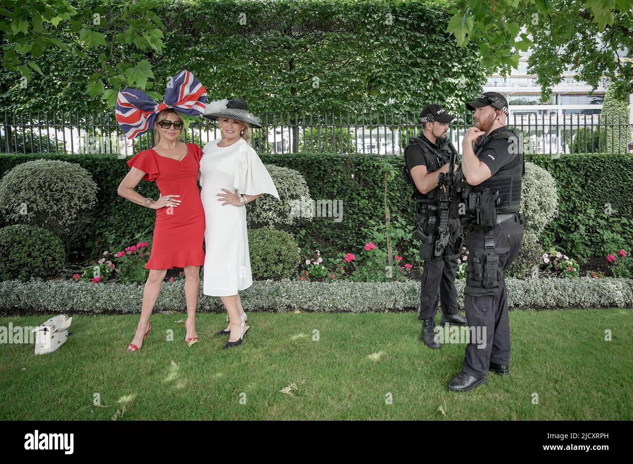 Berkshire, UK. 16th June 2022. Royal Ascot Ladies Day. Thursday Gold ...
