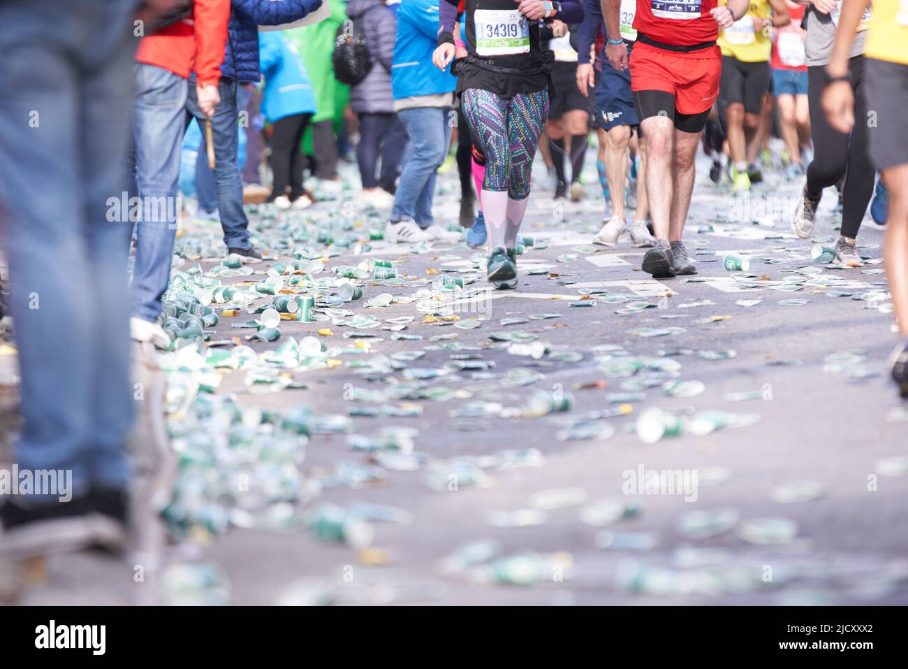 Crowd running away hi-res stock photography and images - Alamy