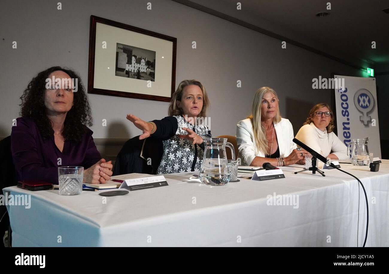 Former Olympic athletes Sharron Davies and Mara Yamauchi(second left ...