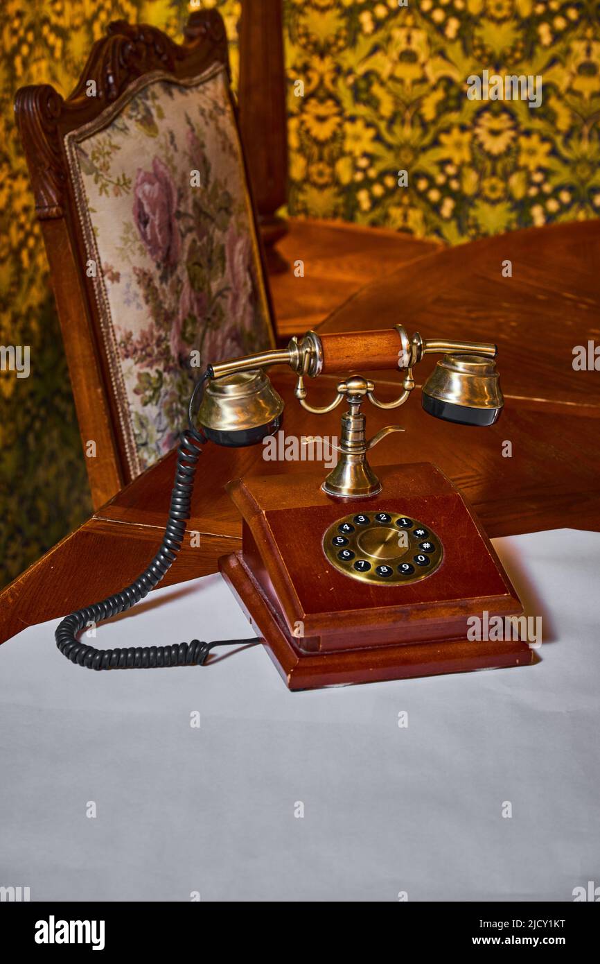 Phone call contact hi-res stock photography and images - Alamy