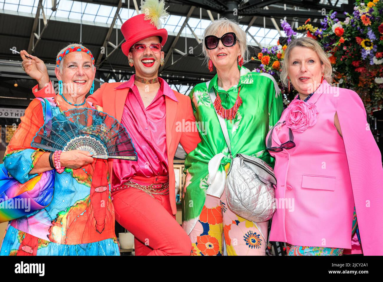 London, UK. 16th June, 2022. Participants and spectators have fun at ...