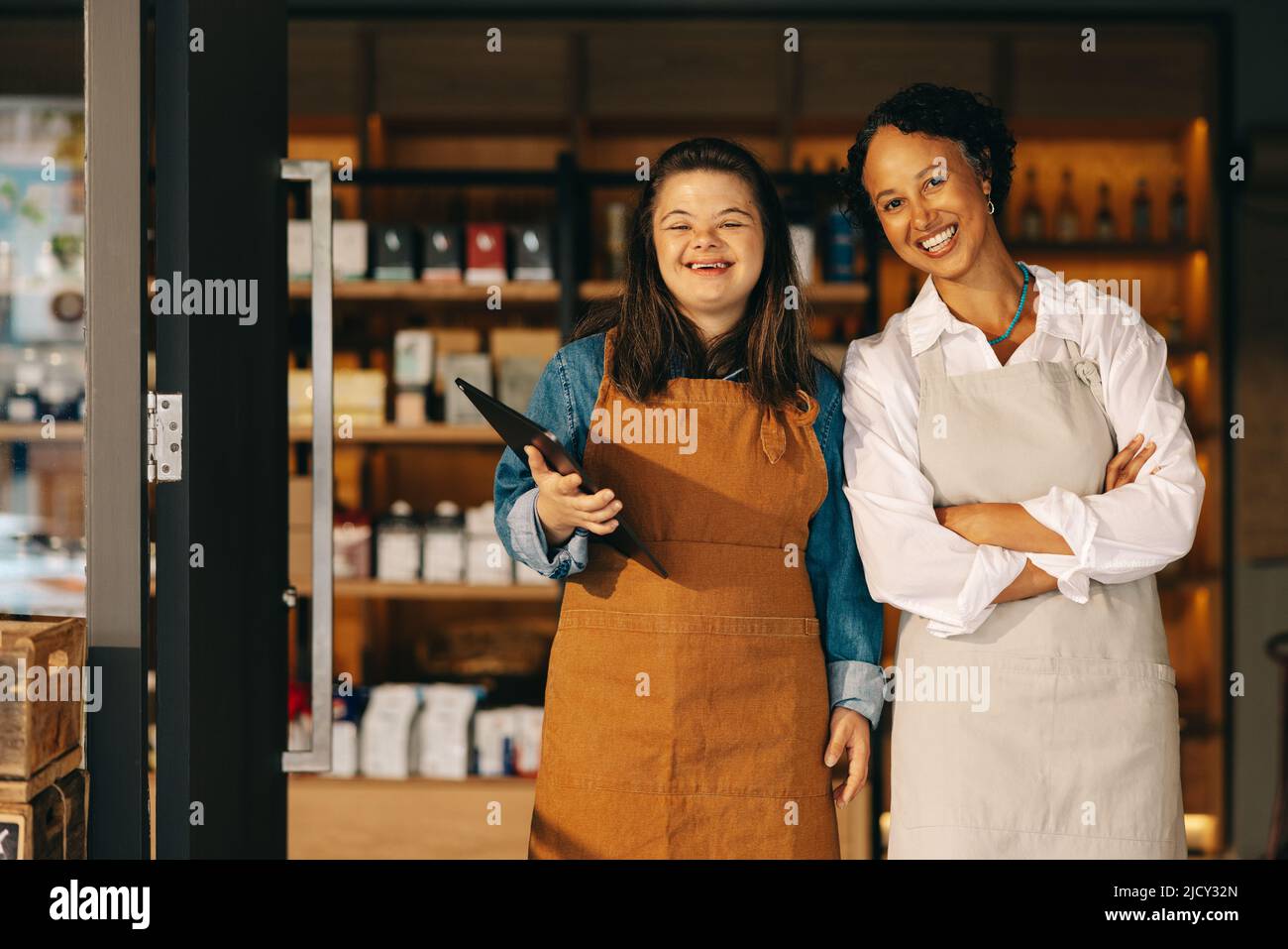 Female restaurant employees hi-res stock photography and images - Alamy