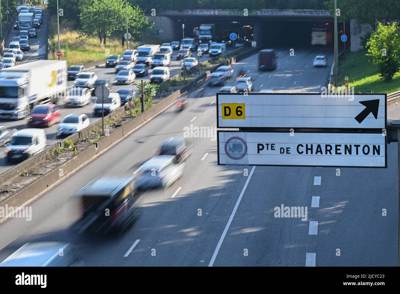 The Paris ring road is made up of the busiest 35 kilometers in Europe ...