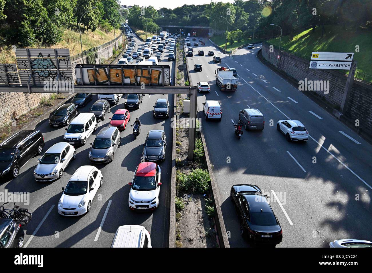 The Paris ring road is made up of the busiest 35 kilometers in Europe ...