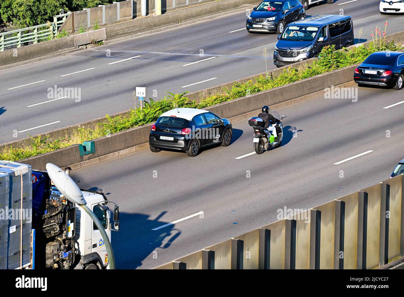 The Paris ring road is made up of the busiest 35 kilometers in Europe ...
