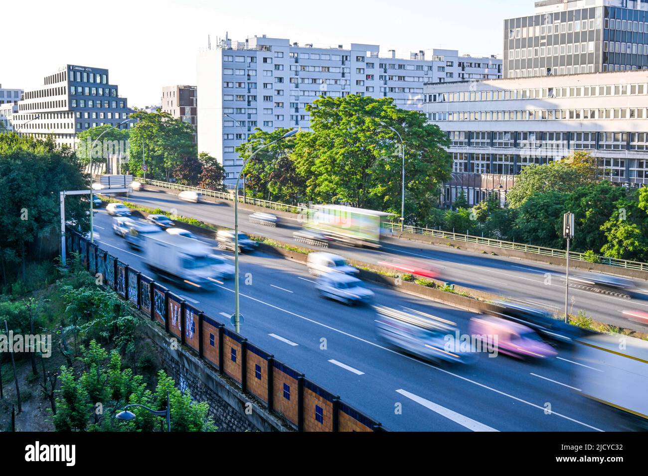 The Paris ring road is made up of the busiest 35 kilometers in Europe ...