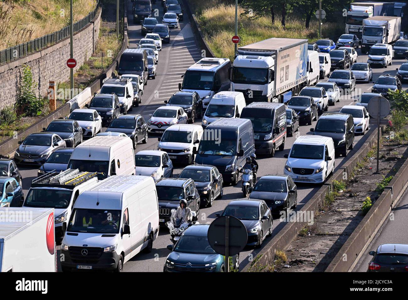 The Paris ring road is made up of the busiest 35 kilometers in Europe ...