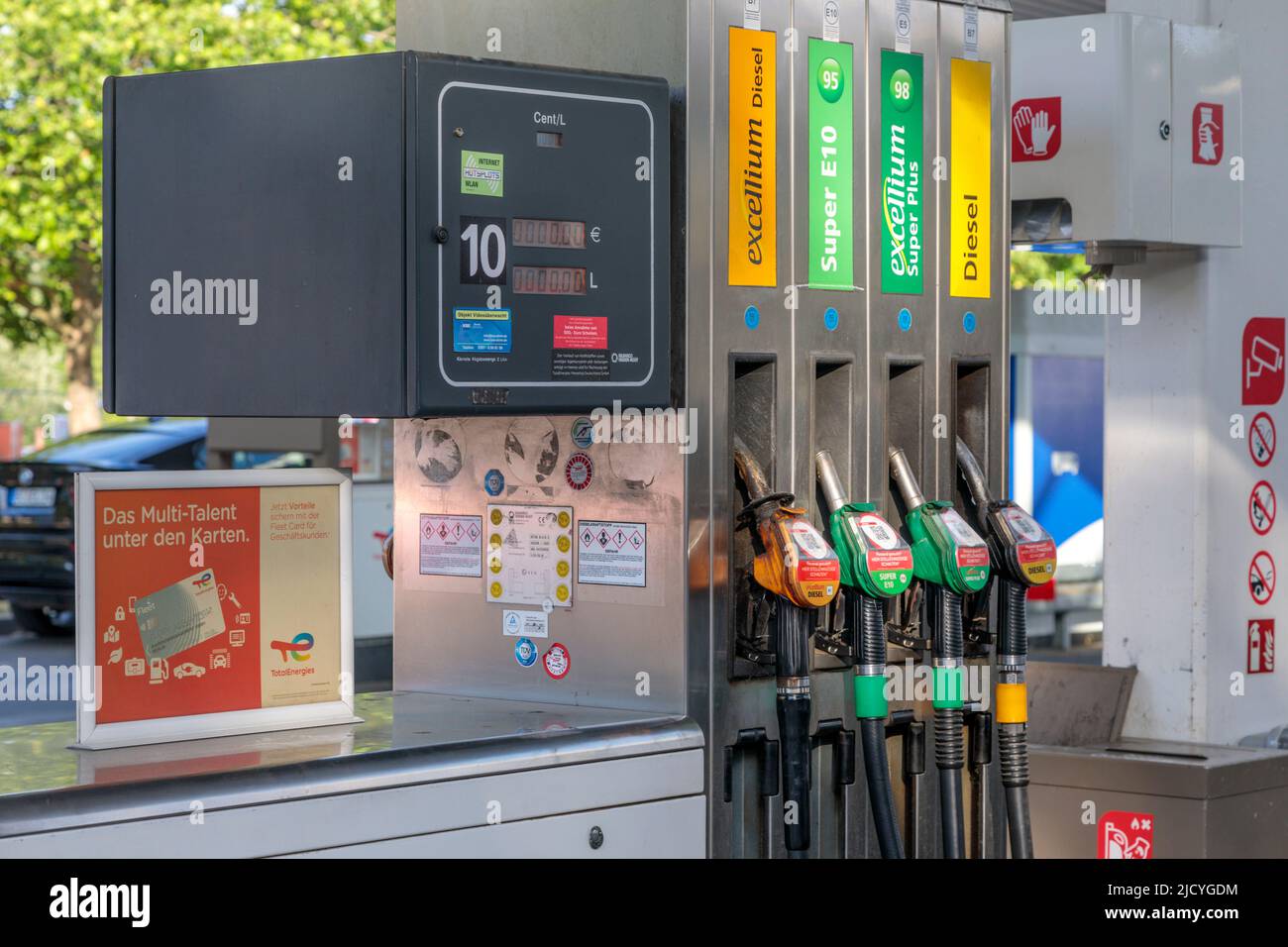Diesel cheaper hi-res stock photography and images - Alamy