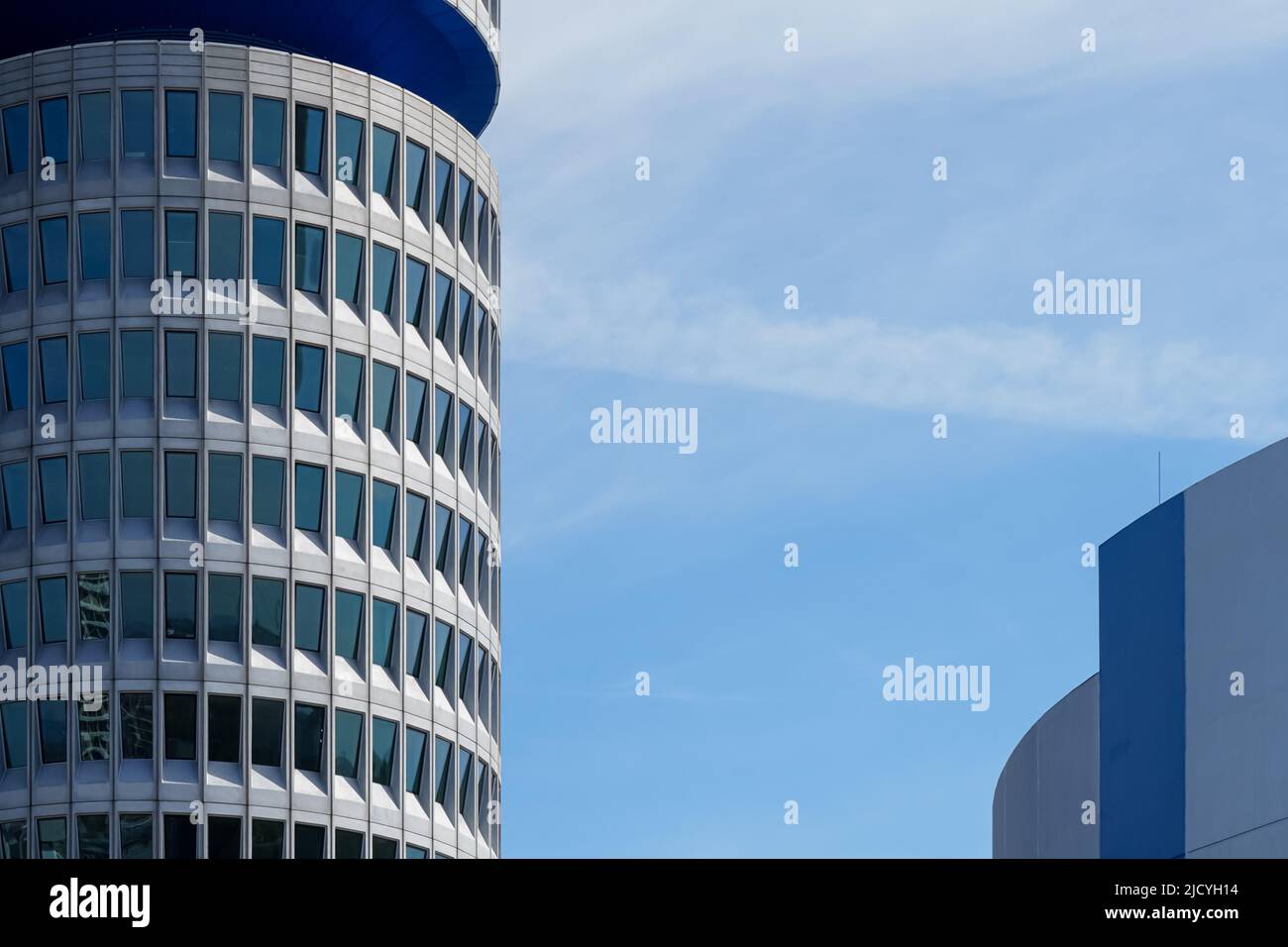 The BMW Tower, the BMW four-cylinder is the main administration ...