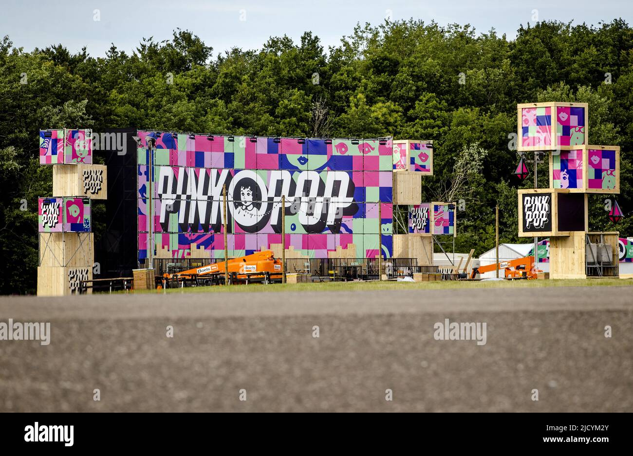 2022-06-16 18:33:59 LANDGRAAF - The Pinkpop site the day before the ...