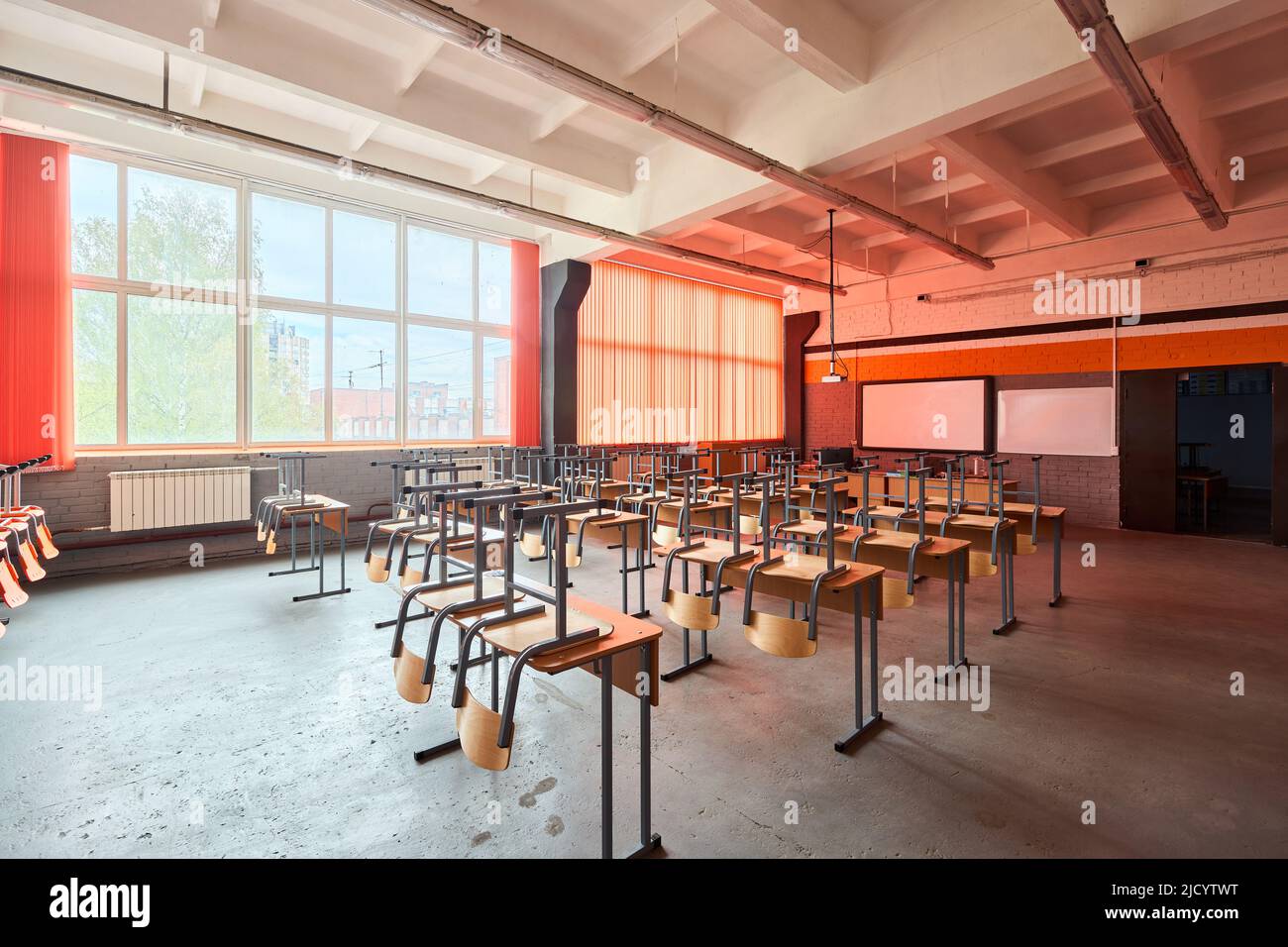 High school classroom empty chair hi-res stock photography and images ...