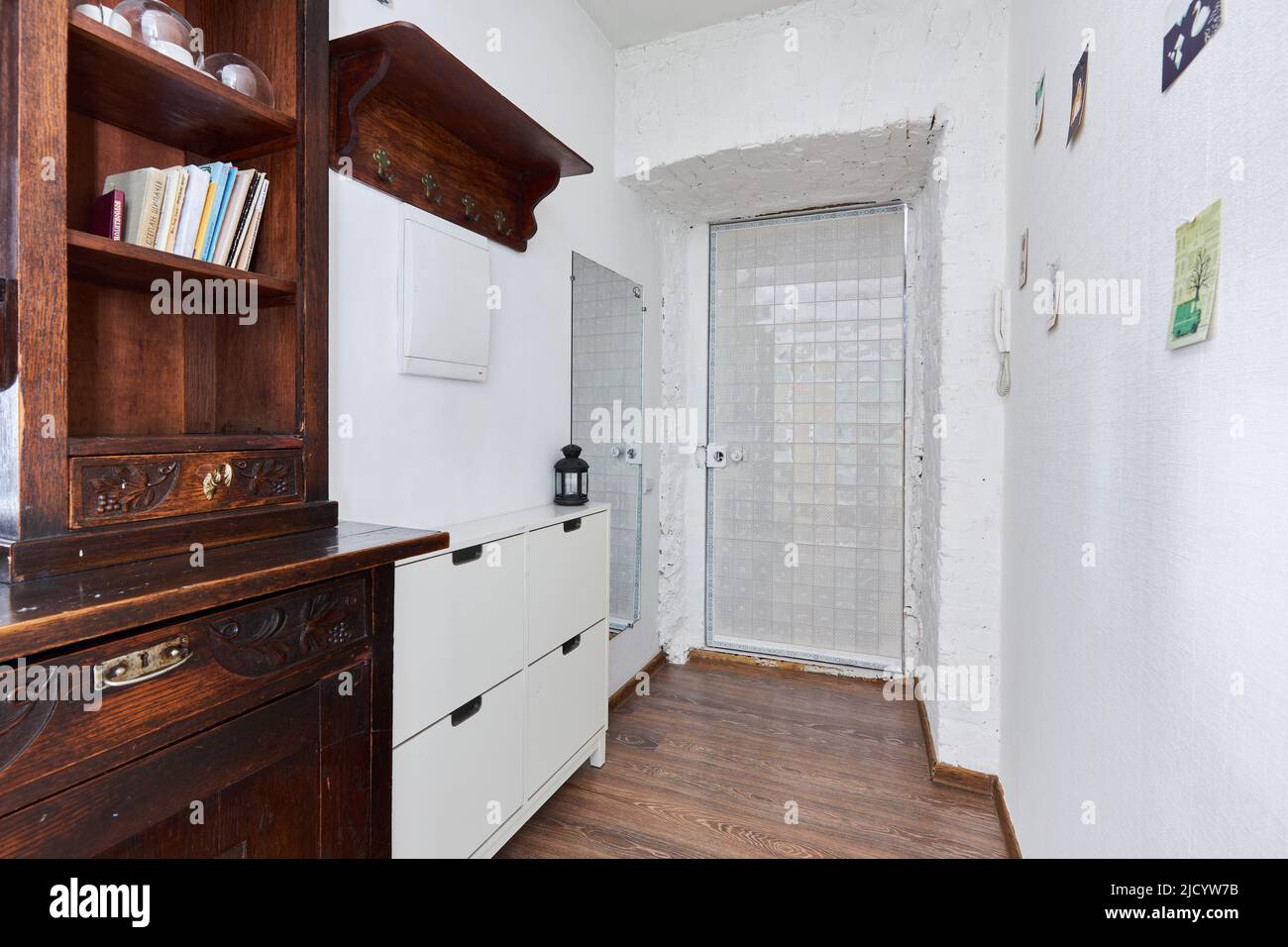 Entrance hall lobby hi-res stock photography and images - Alamy