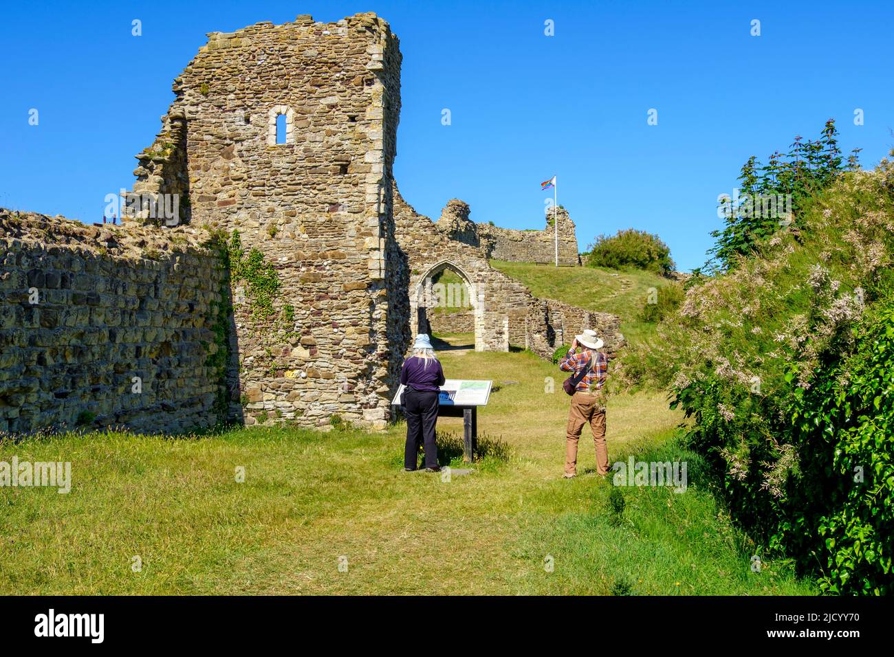 Hastings castle east sussex hi-res stock photography and images - Alamy