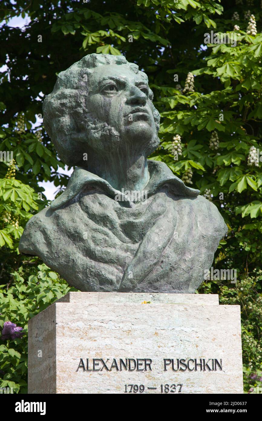 Germany, Thuringia, Weimar, Ilm Park, Alexander Pushkin statue Stock ...