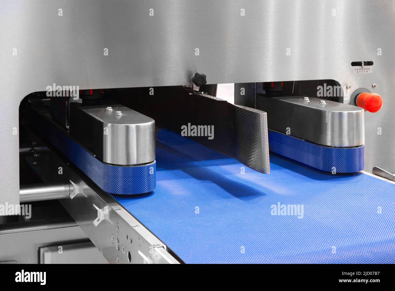 industrial production of bakery products on an assembly line - technology and machinery in the ...