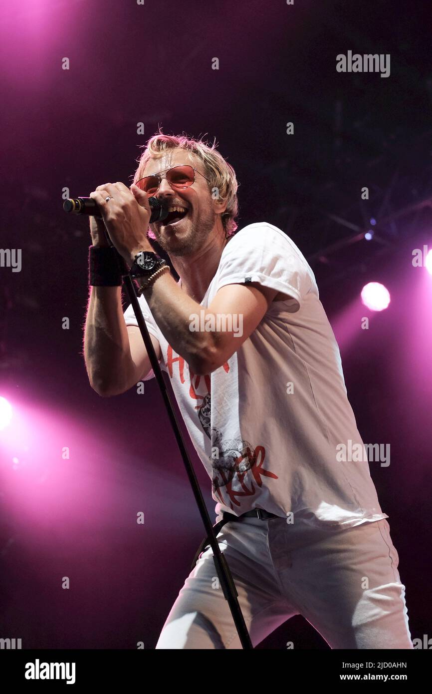 Newport, UK. 16th June, 2022. Vocalist Rick Parfitt Jnr, son of the ...