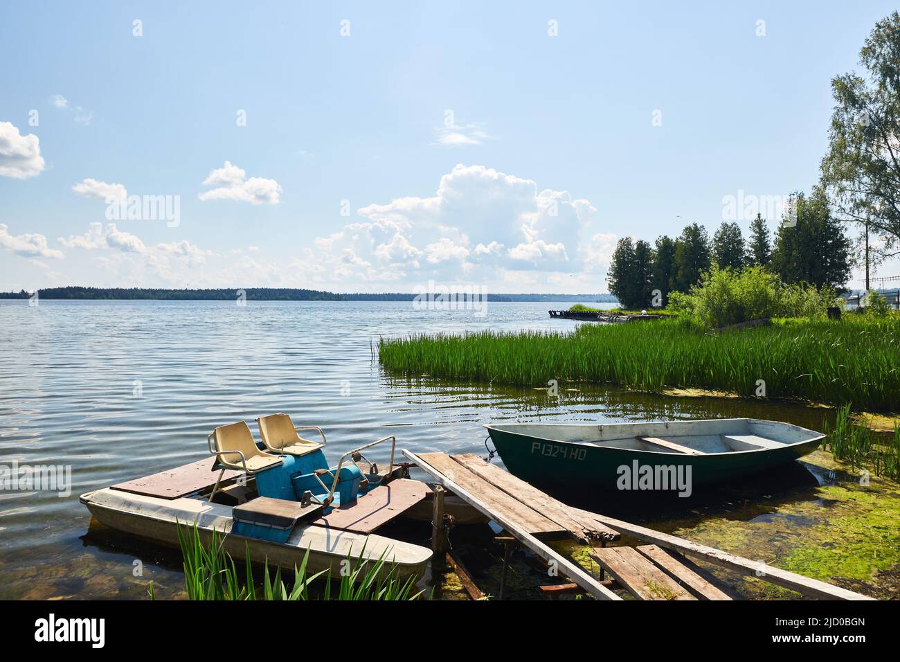 Catamaran trailer hi-res stock photography and images - Alamy