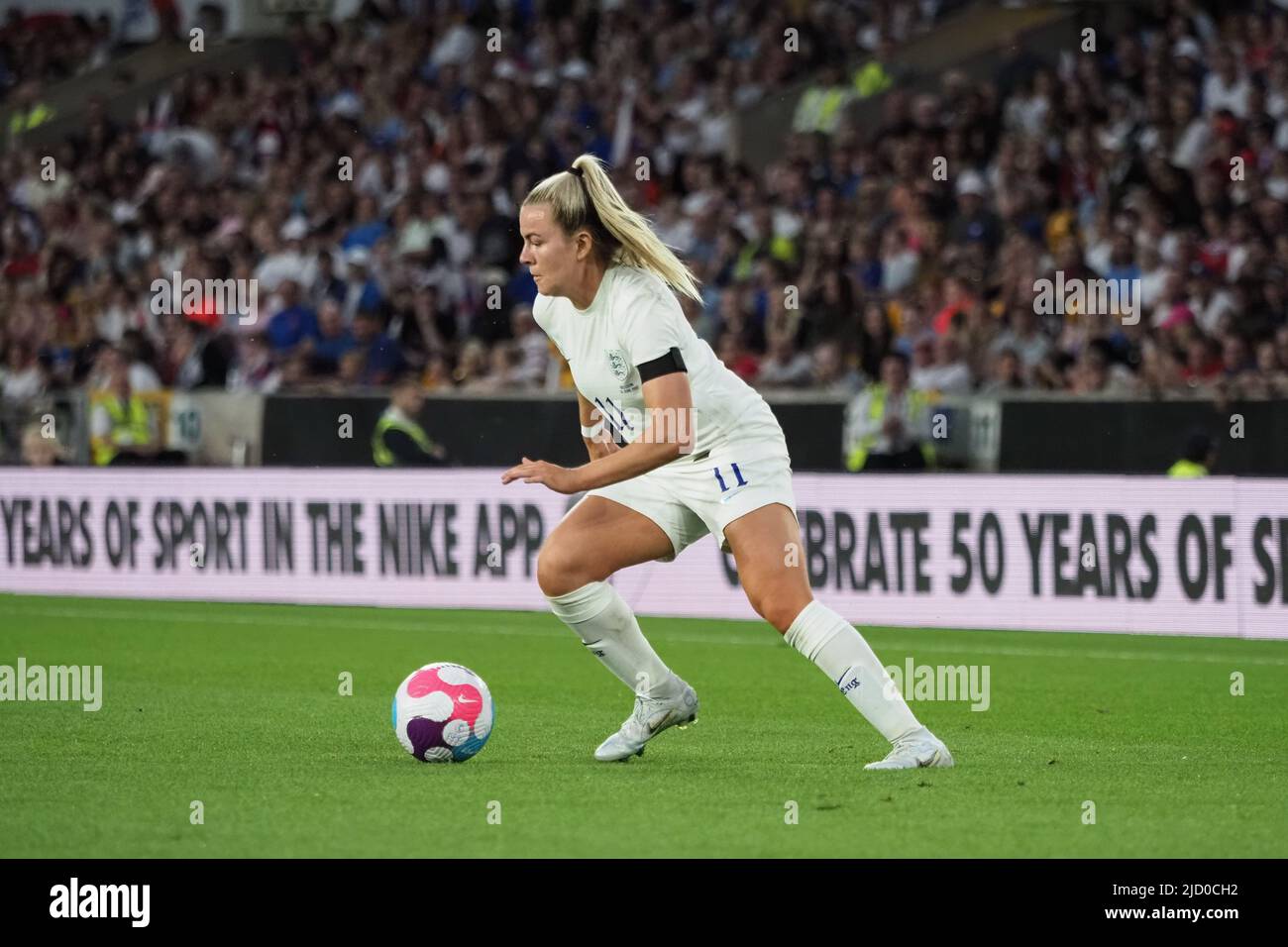 Molineux stadium 2022 hi-res stock photography and images - Alamy