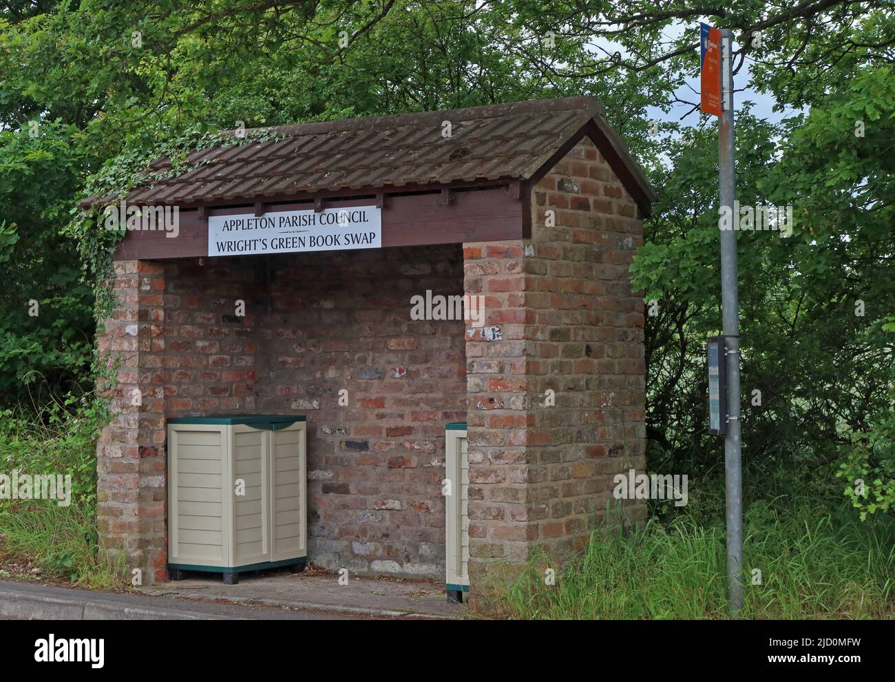 Swap to stop hi-res stock photography and images - Alamy