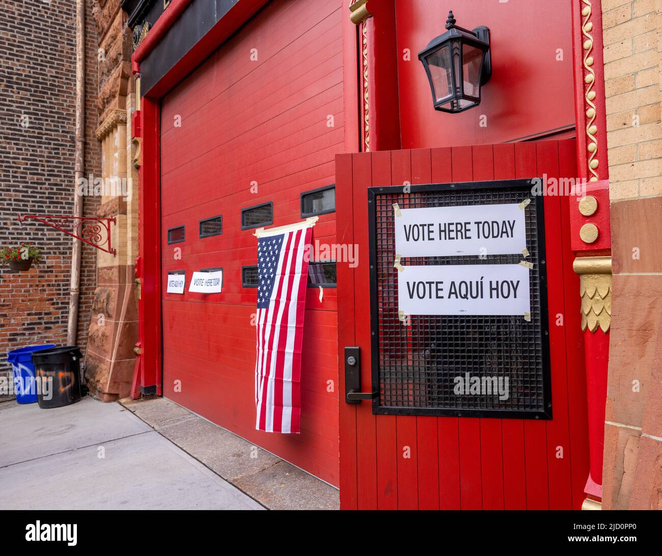 Fire station engine sign hi-res stock photography and images - Alamy
