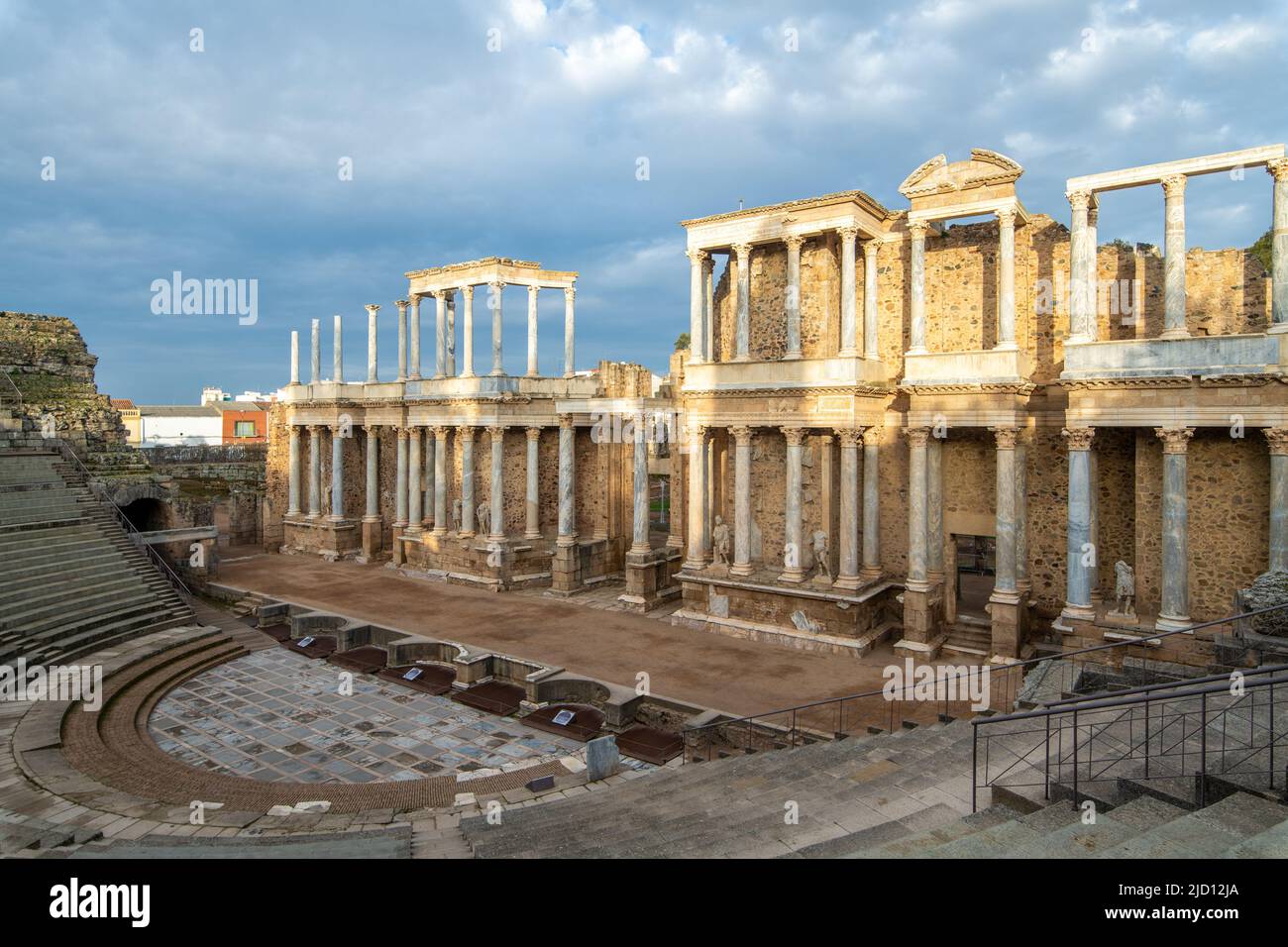 Mérida roman theatre performance hi-res stock photography and images ...