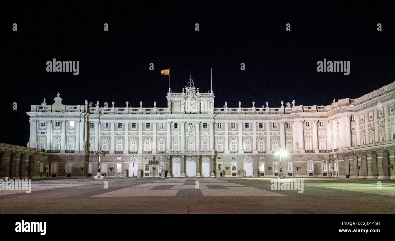 The empty courtyard of Palacio Real, Madrid, Spain Stock Photo - Alamy