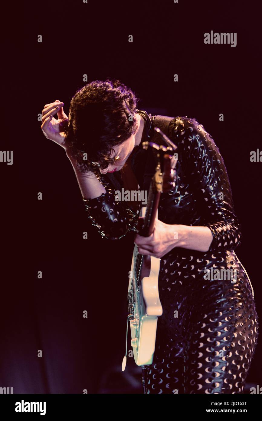 Annie erin clark hi-res stock photography and images - Alamy