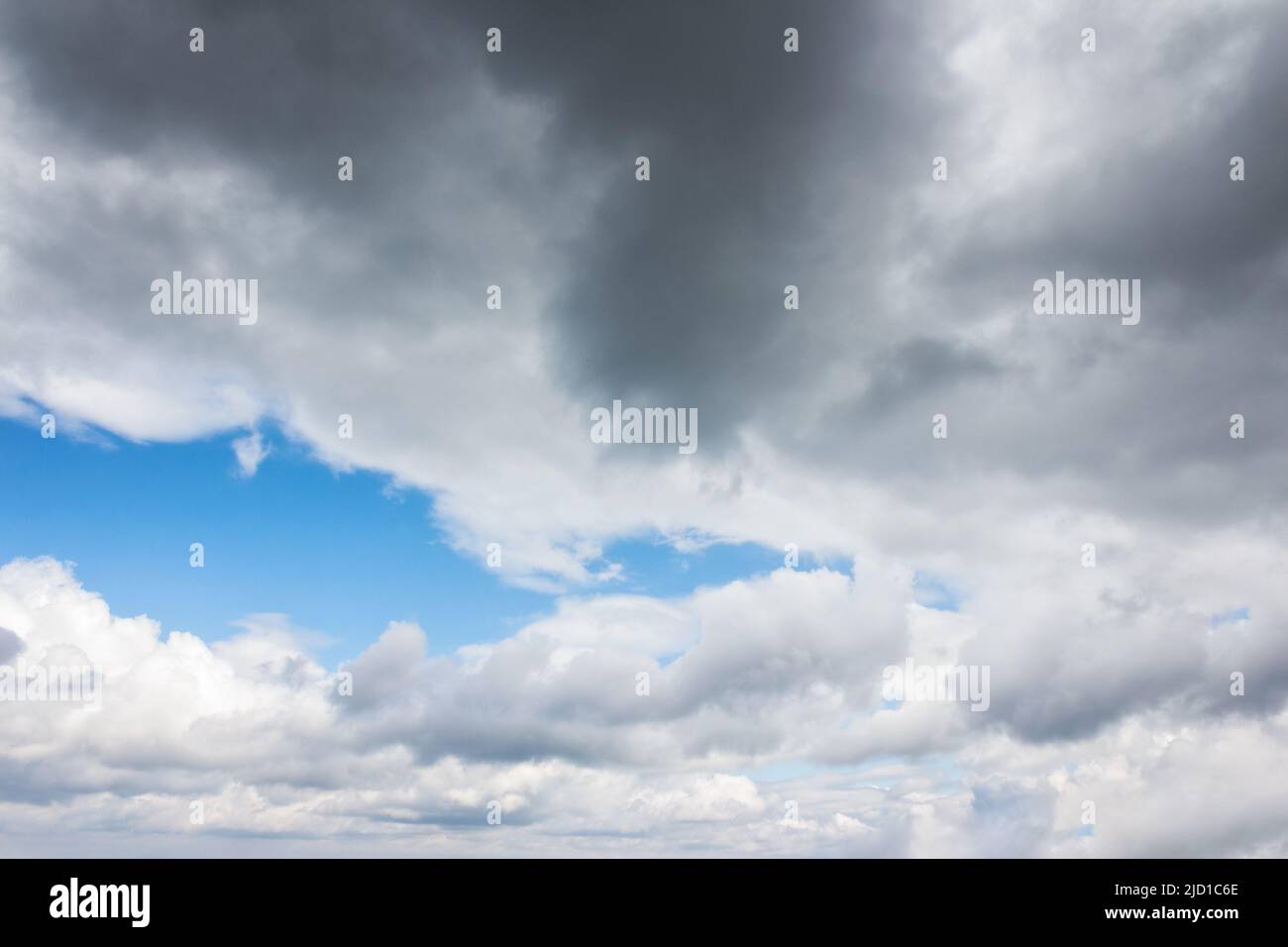 Grey cloud background hi-res stock photography and images - Alamy