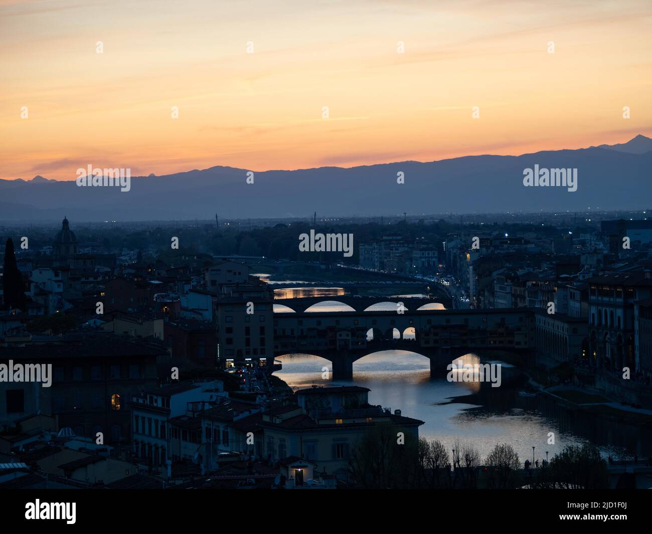 Sunset view of Florence from Piazzale Michelangelo, Florence, Italy ...