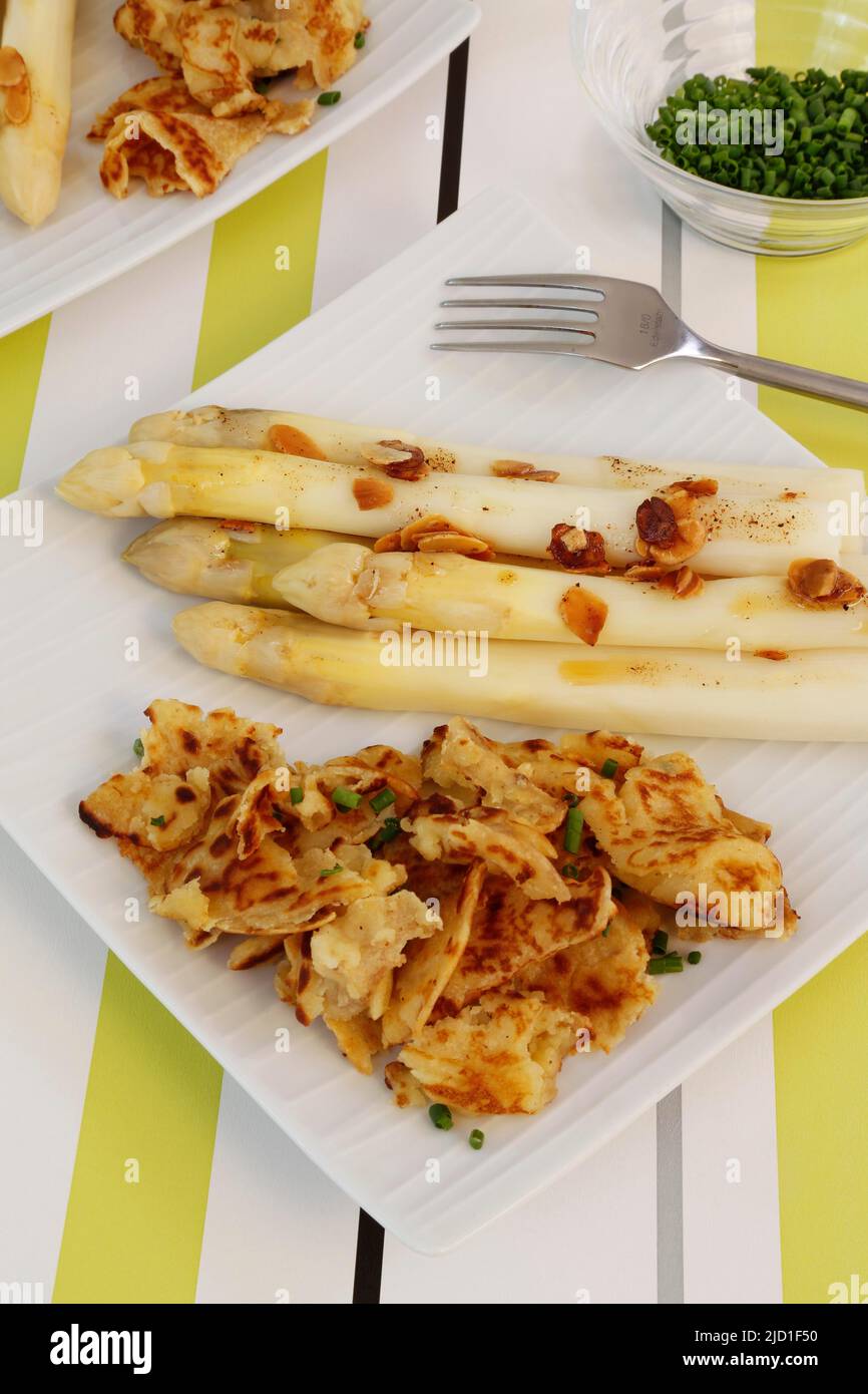 Baden cuisine, asparagus with crate, "Flaedle", pancakes made of potato ...
