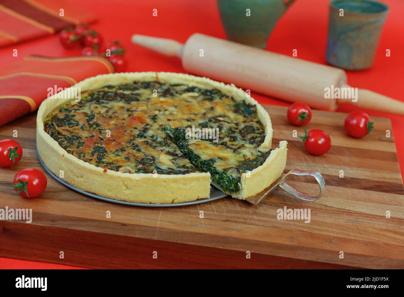 Swabian cuisine, spinach cake with shortcrust base, savoury cake, main ...