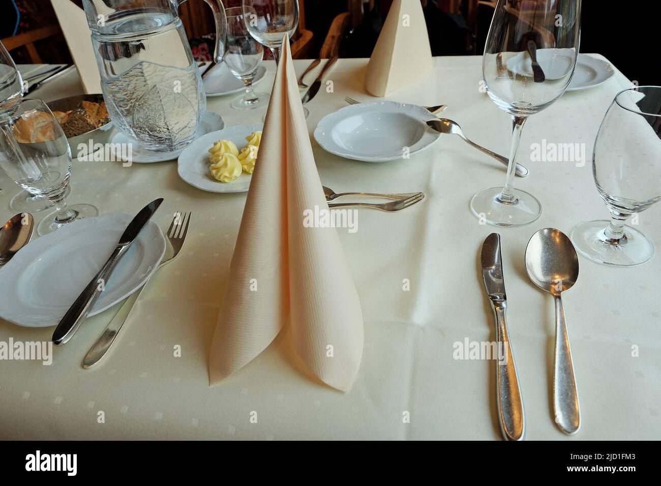 Table setting and arrangement in Western style Stock Photo - Alamy