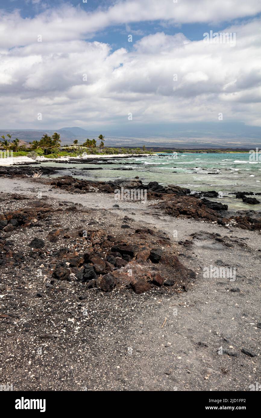 Volcanic beach, Hualalai volcano in the back, Waikoloa Village, Big ...