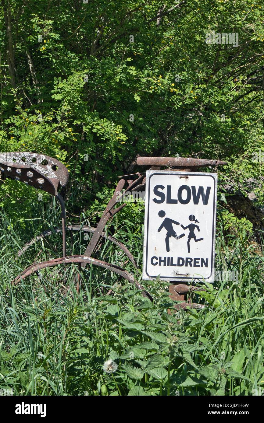 Hazard warning sign children play hi-res stock photography and images ...