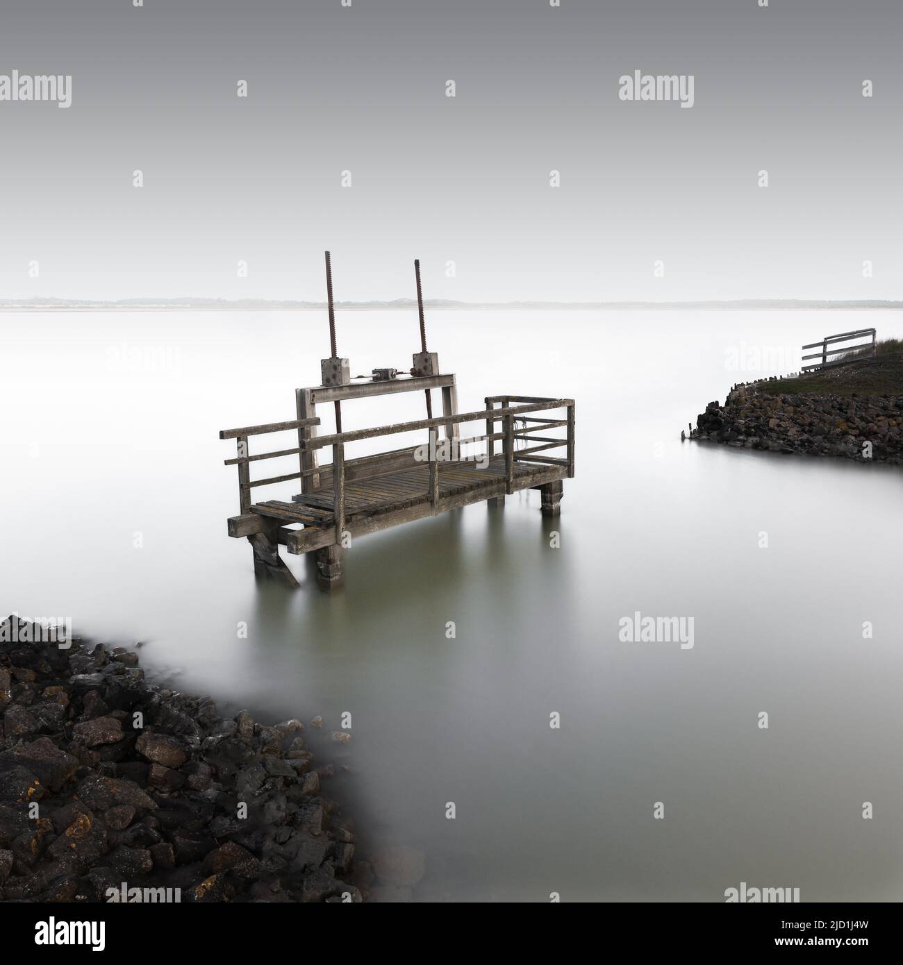 Tide gate hi-res stock photography and images - Alamy