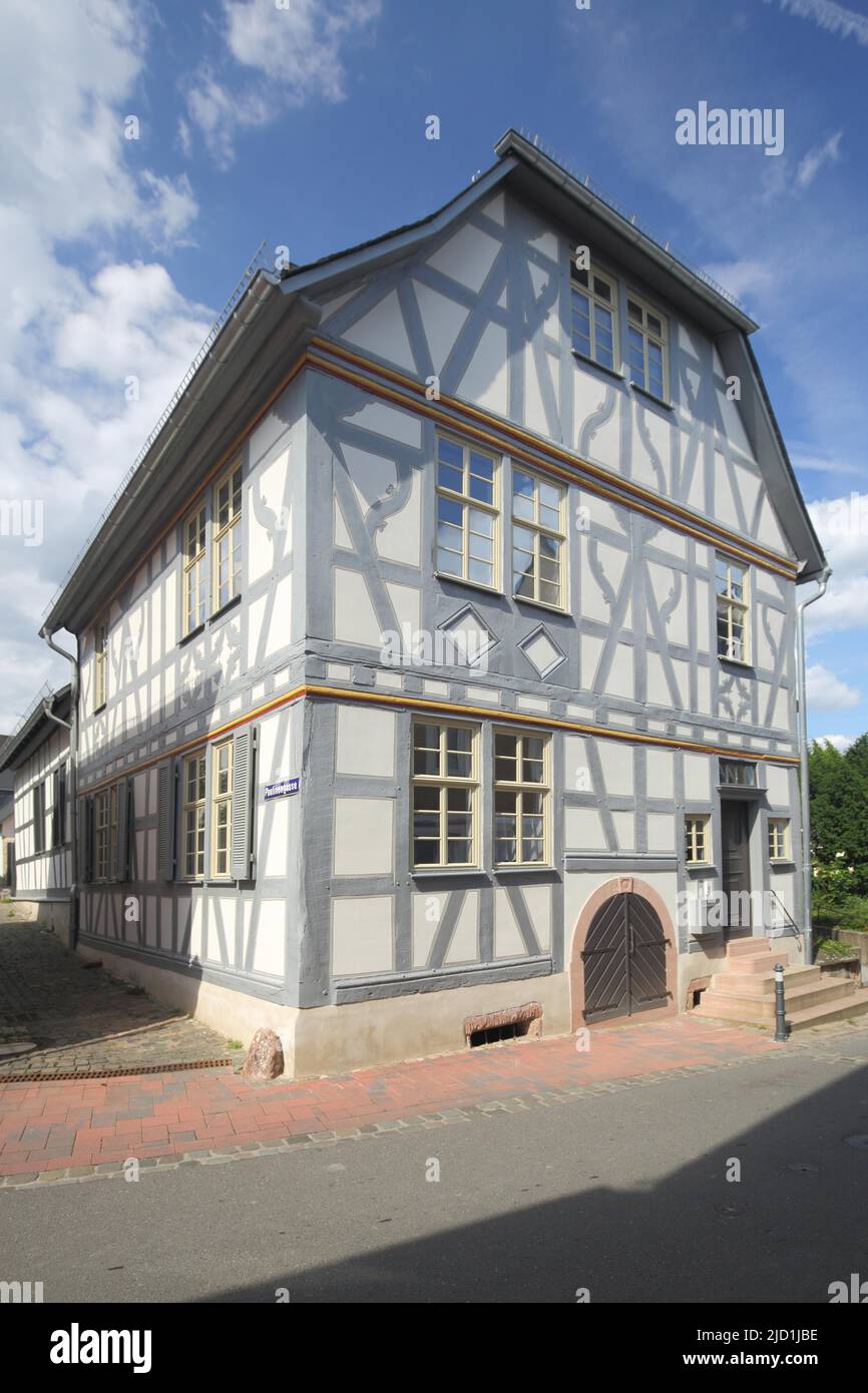 Rheingau quarter hi-res stock photography and images - Alamy