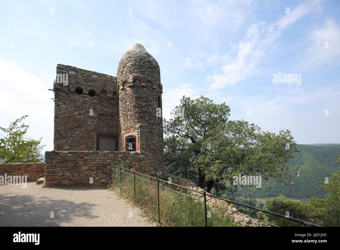 Rossel Ruin in Osteinsche Park, Ruedesheim, Rheingau, Taunus, Hesse ...