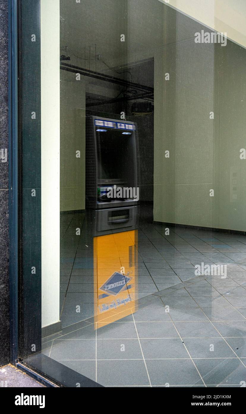 Reflection on shop window hi-res stock photography and images - Alamy