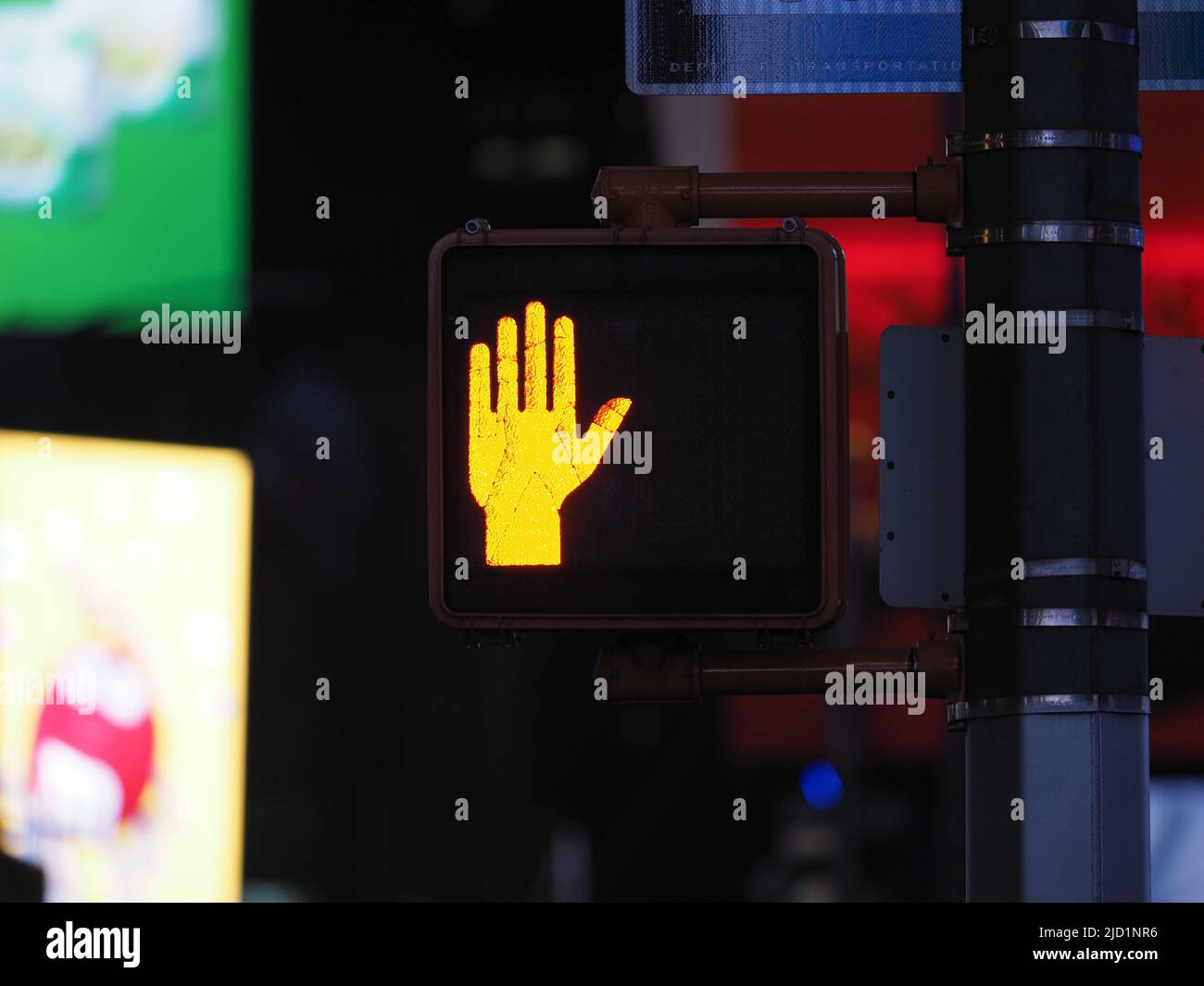 Pedestrian crosswalk signal nyc hi-res stock photography and images - Alamy